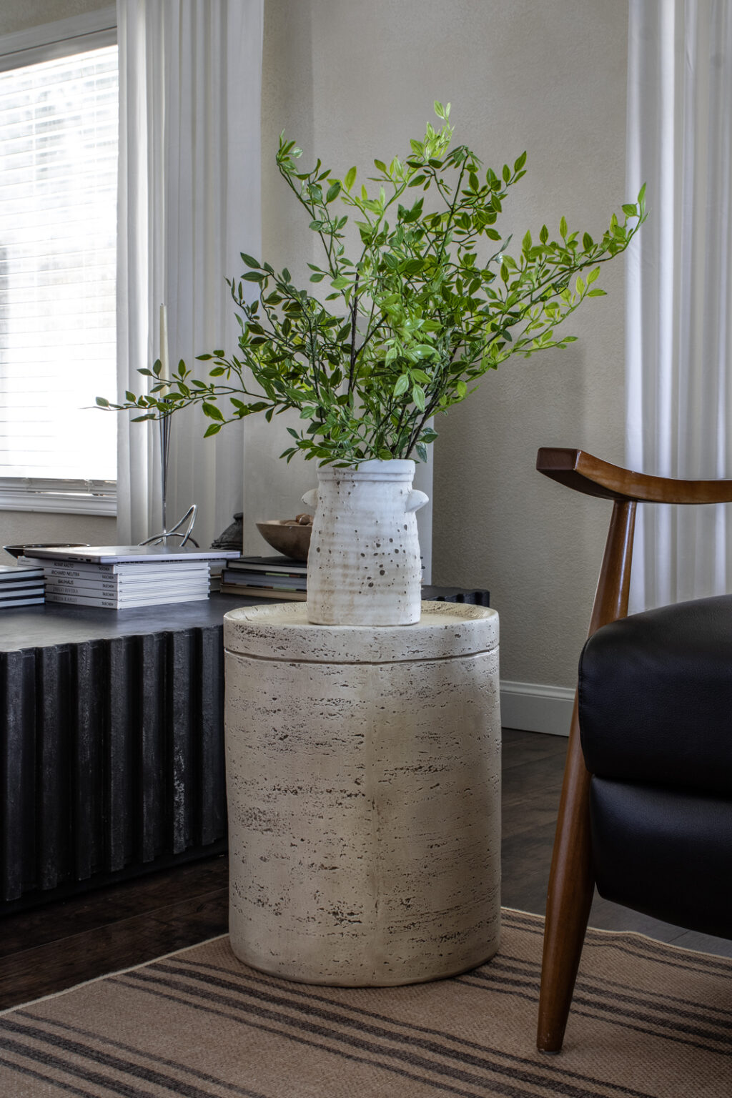 37 Best Drum Side Tables and End Tables That Look Attractive - Casa Refined